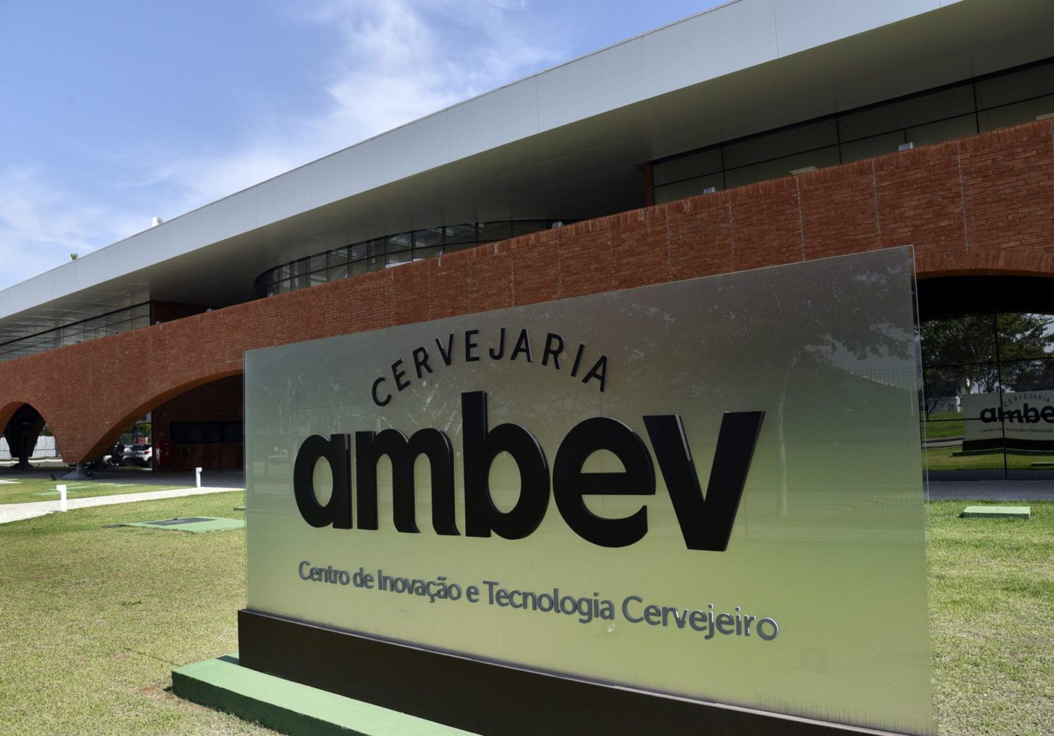 Ambev abre 300 vagas de estágio em todo o Brasil - Excelência Operacional